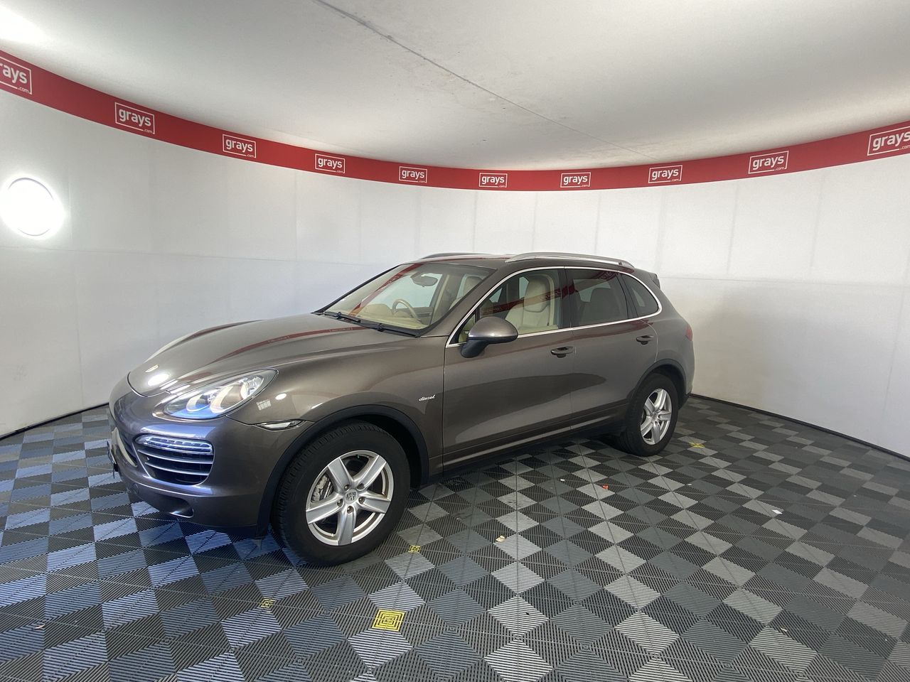 2010 Porsche Cayenne 92A Turbo Diesel Automatic - 8 Speed Wagon Auction ...