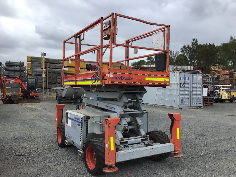2011 Skyjack SJ 6832RT Scissor Lift Auction (0018-5052049) | Grays ...