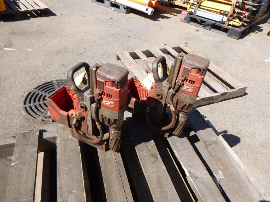 2 x Milwaukee M18 FMDP - 18V Magnetic Base Drills Auction (0053-9038650 ...