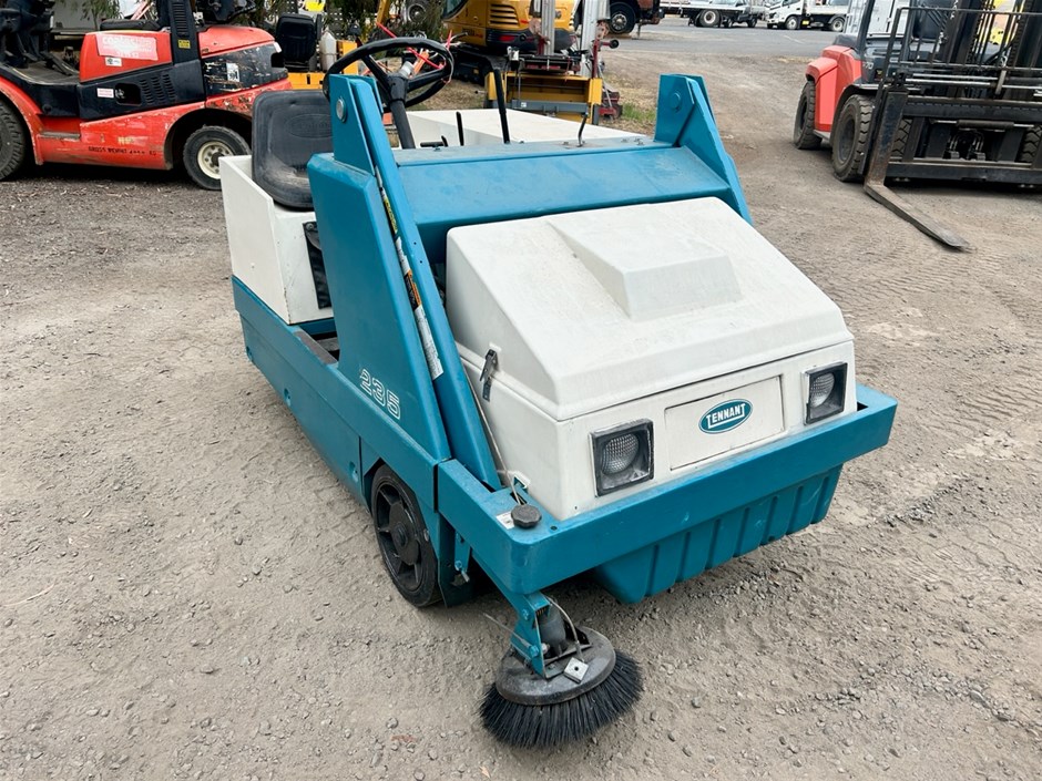 Tennant Ride-On Sweeper Auction (0001-3024663) | Grays Australia