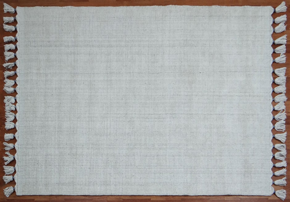 Three Sisters Home Maria Rug Auction (0111-2187417) | Grays Australia