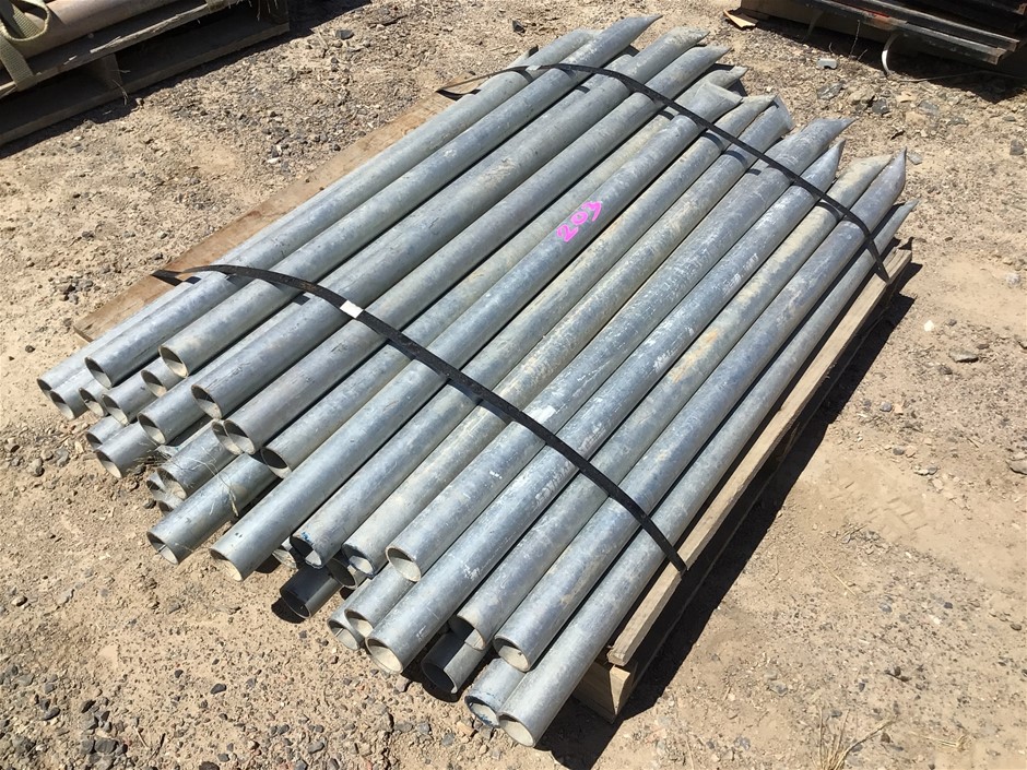 Pallet of Steel Galvanised Pipe Crimped At One End Auction (0203 ...