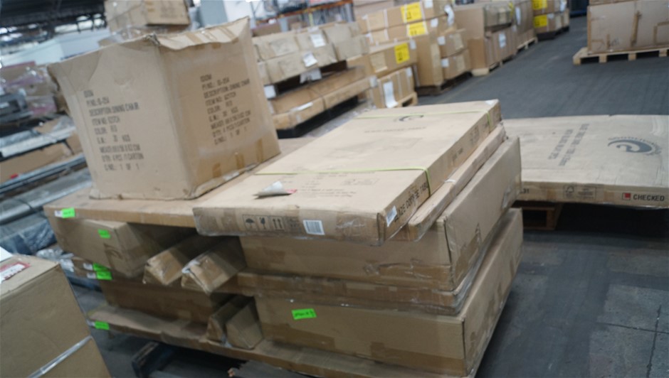 Assorted Chairs, Dining Table & Coffee Table Auction (0066-2187417 ...