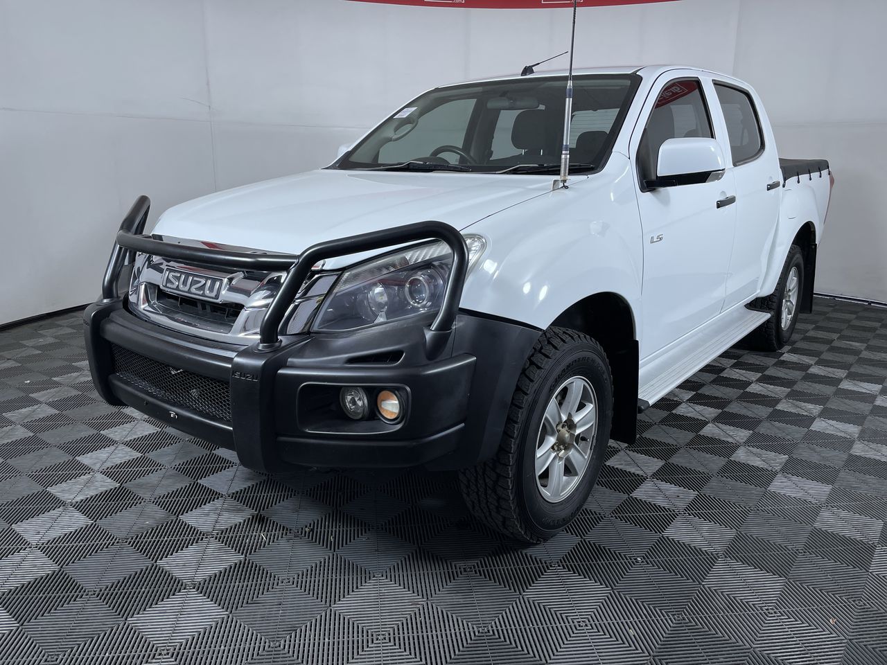 2015 Isuzu D-MAX 4X4 LS-M Hi-Ride Turbo Diesel Automatic Dual Cab ...