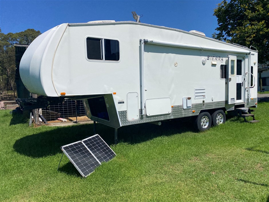 2007 Forest River Sierra 27’ Fifth Wheeler (WOVR - Repairable Write-Off ...