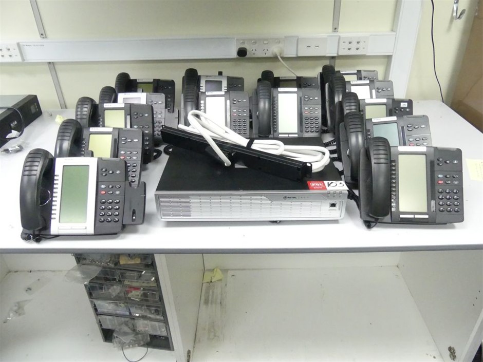 Mitel ASU II Analog Services Unit With 14 x Handsets Auction (0103 ...
