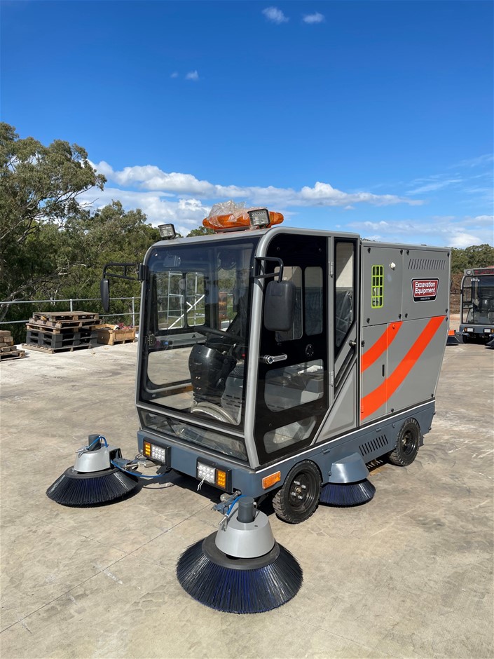 Unused Fully Enclosed Electric Ride On Sweeper Auction (0001-7044013 ...