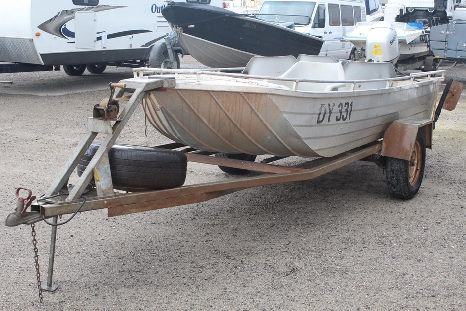 1995 Eyles Engineering Dolphin Power Boat & Trailer Auction (0001 ...