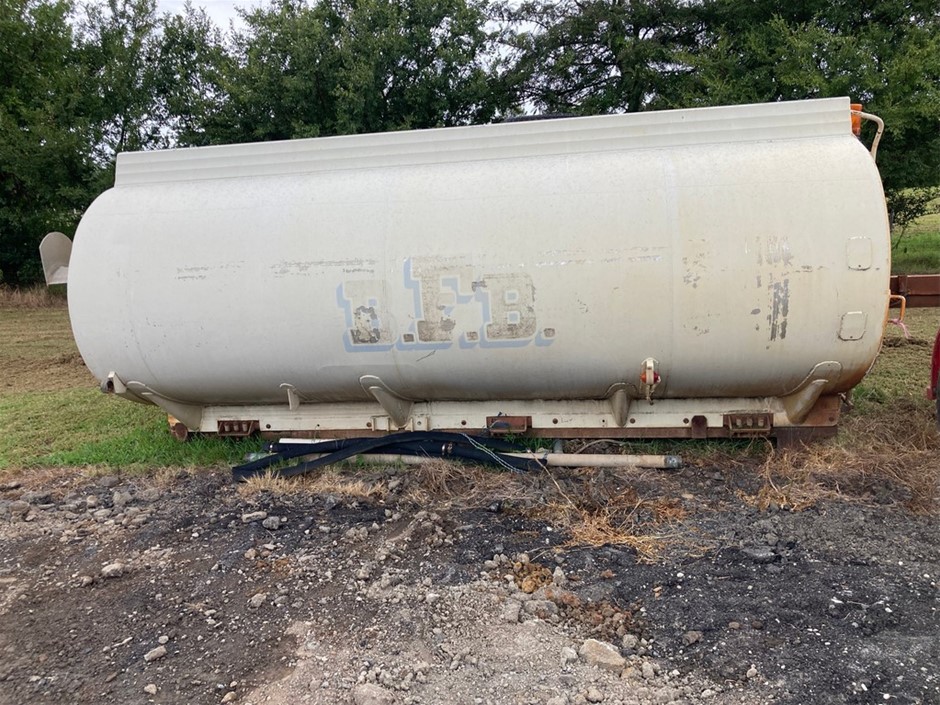 Bulk Water Cart Tank with Pump and Piping Auction (0032-5052330 ...