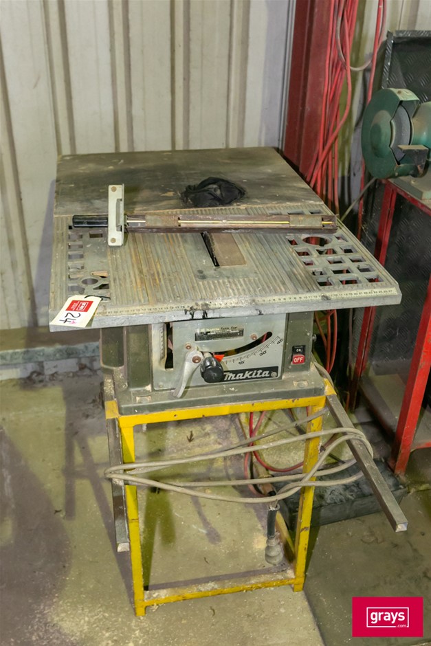 Makita 64396E Table Saw on Mobile Stand Auction (0024-5052396) | Grays ...