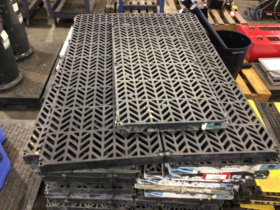 52 x Matrix Fast Floor Panels Auction (0105-8017112) | Grays Australia