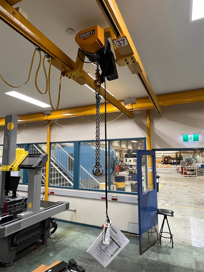 Overhead Travelling Gantry Crane - 1500kg Auction (0240-3025024 ...