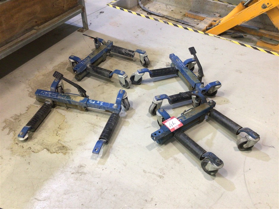 Qty 4 x Go Jacks Auction (0046-7044295) | Grays Australia