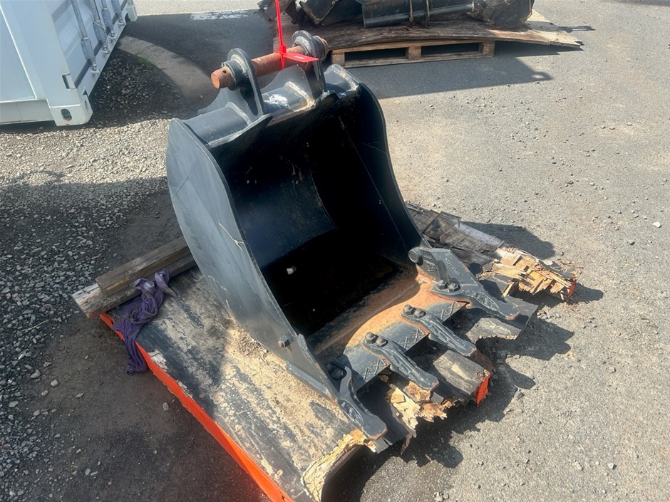 JCB GP Bucket Auction (0009-3025316) | Grays Australia