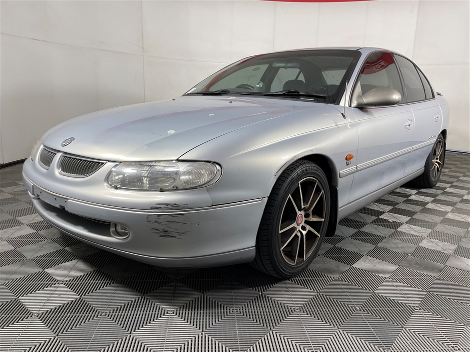 1998 Holden Calais VT Automatic Sedan Auction (0001-50702874) | Grays ...
