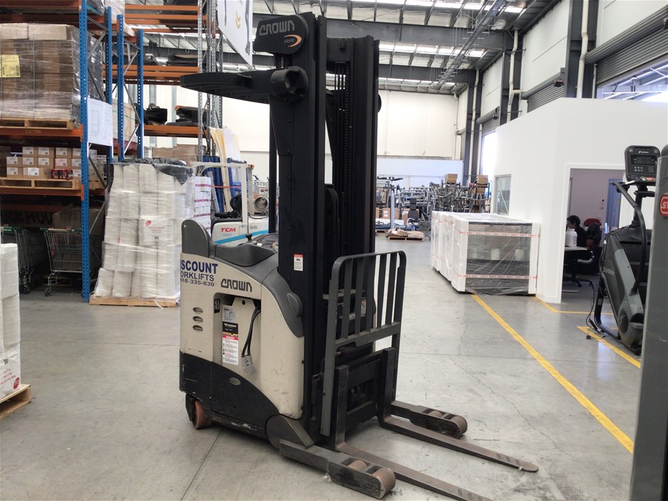 Crown RR5225-35 Stock Picker Auction (0146-3025070) | Grays Australia