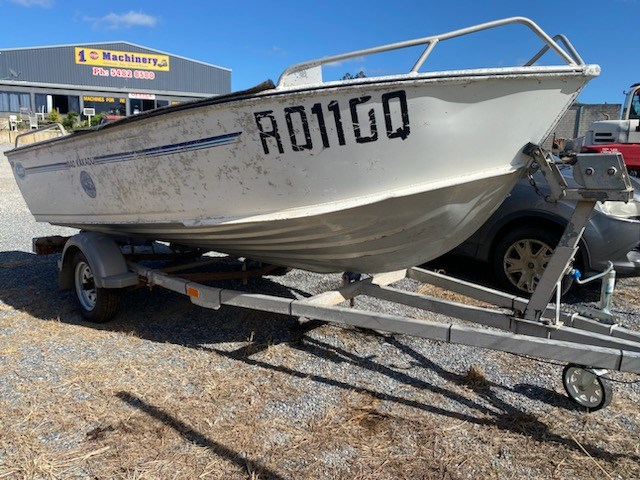 Clark 440 Kakadu Power Boat on Trailer Auction (0001-50018636) | Grays ...