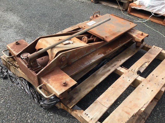 Heavy Duty Transmission Trolley Jack Auction (0096-9042050) | Grays ...