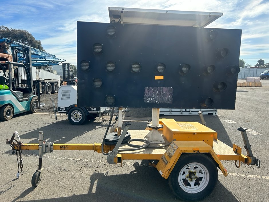 2009 Bartco Directional Arrow Message Board Auction (0015-3025440 ...