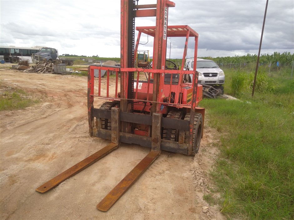 Komatsu FG30 3 Tonne Dual Wheel Forklift Auction (0119-7044572) | Grays ...