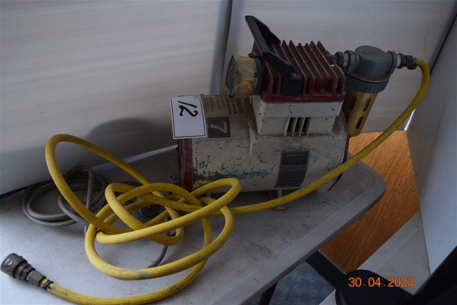 "Sprayit" Piston Air Compressor Auction (0012-9041089) | Grays Australia