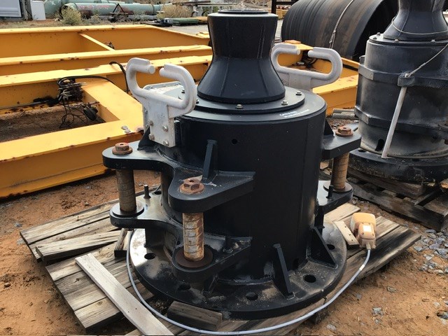 Capstan Mooring Winch with 4x 100 KGs WLL Trelleborg Quick Release ...