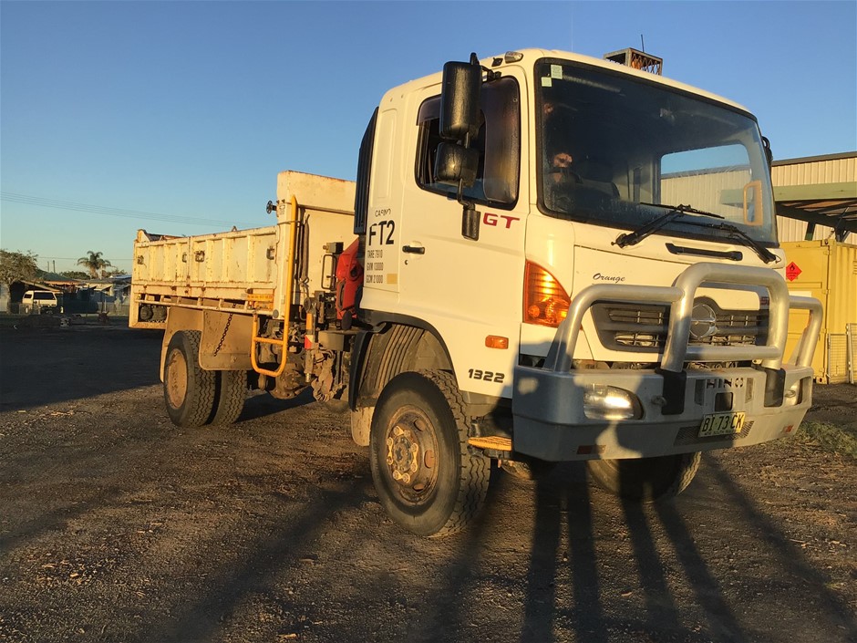 2010 Hino GT 1322 4WD Tipper Crane Truck Auction (0002-5052933) | Grays ...