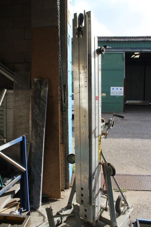 Sumner 2118 Mobile Product Lifter Make: Sumner Model: Auction (0039 ...