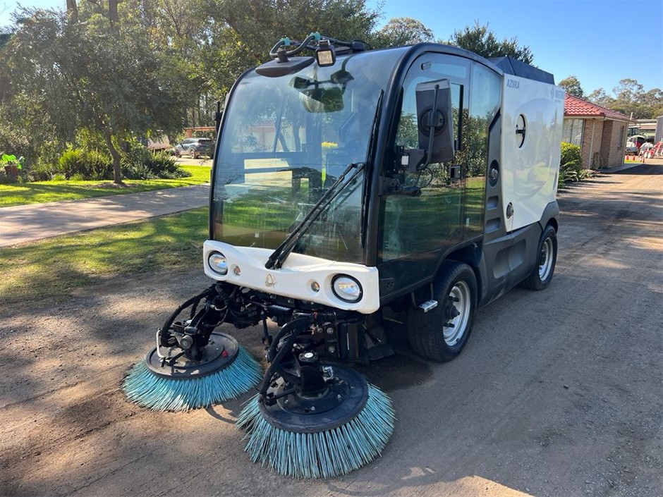 2015 Rosmech Azura MC200 Street Sweeper Auction (0183-5052882) | Grays ...