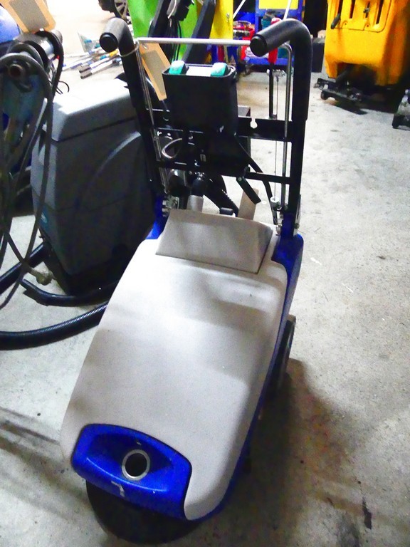 2018 Columbus RA 35B10 Battery Electric Walk Behind Floor Scrubber ...