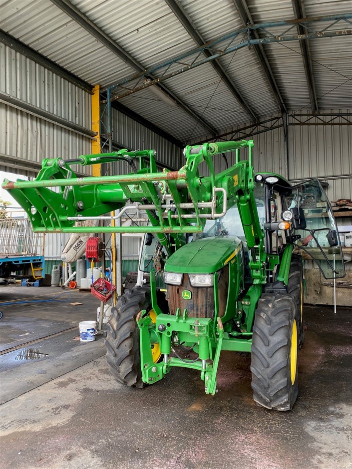 Circa 2018 John Deere 5090R Tractor with Loader Arm Auction (0295-5052882) | Grays Australia