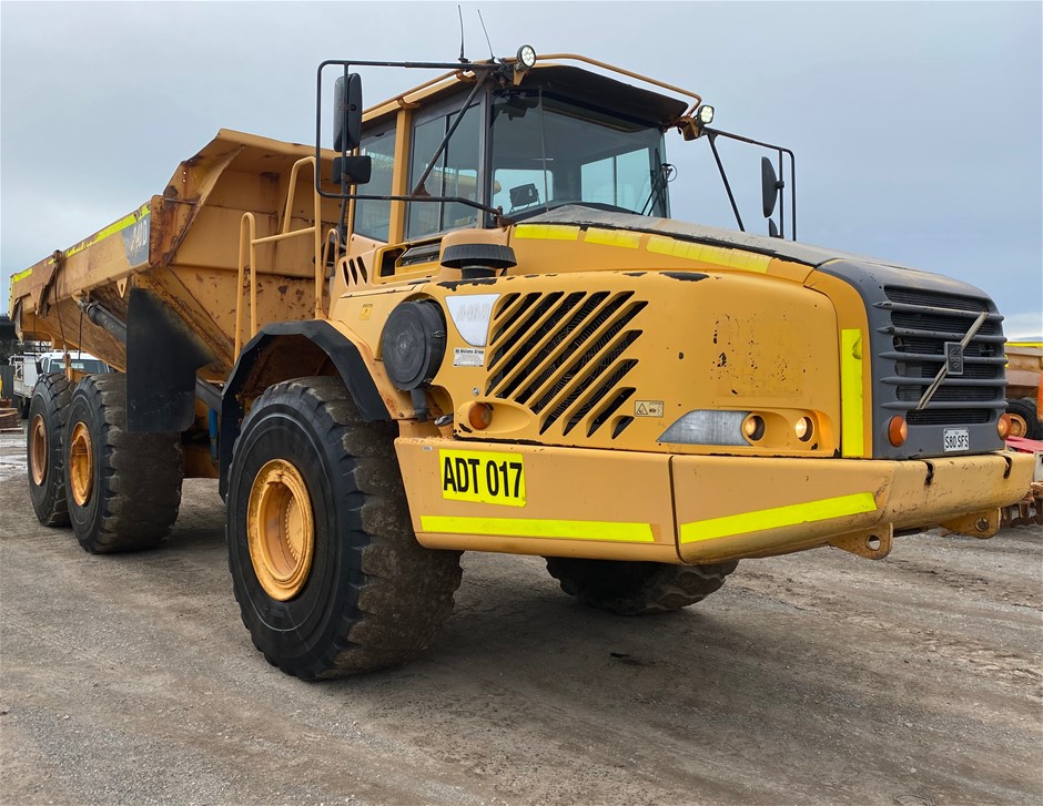 2004 Volvo A40D 6 x 6 Articulated Dump Truck Auction (0002-8017391 ...