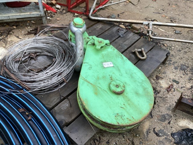 Buffalo 30T Pulley Wheel With Shackle Auction (0150-3026115) | Grays ...