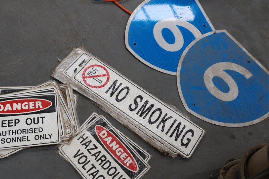 Qty of New Safety Signs Auction (0084-3025842) | Grays Australia