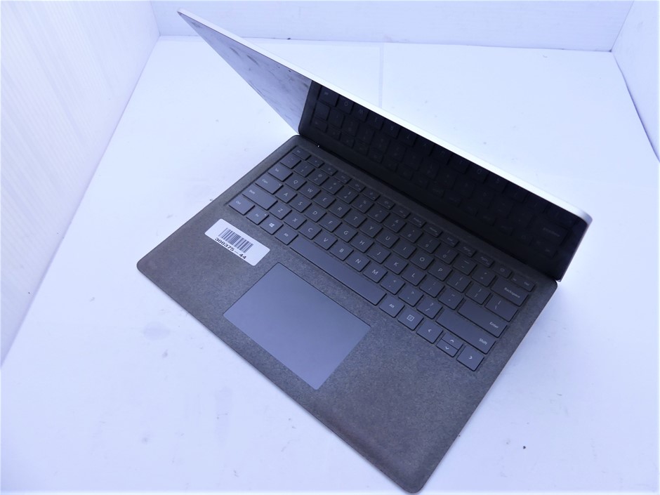 Microsoft Surface Laptop 2 Notebook Auction (0005-2553464) | Grays ...