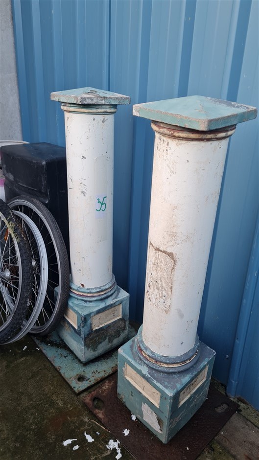 Gate Columns Auction (0035-3025906) | Grays Australia