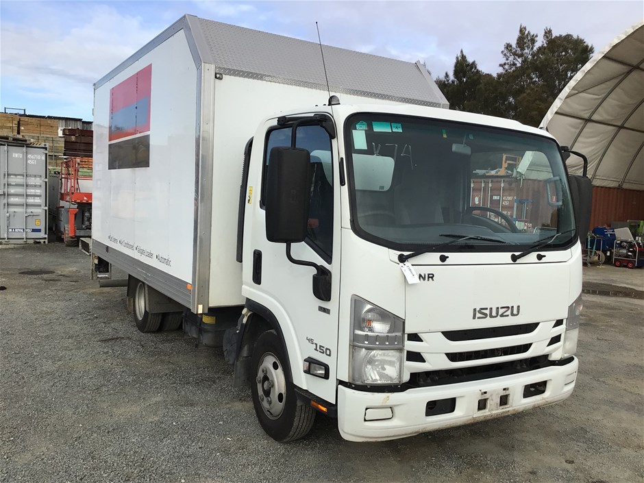 2015 Isuzu NNR 4 x 2 Pantech Truck Auction (0003-5053210) | Grays Australia