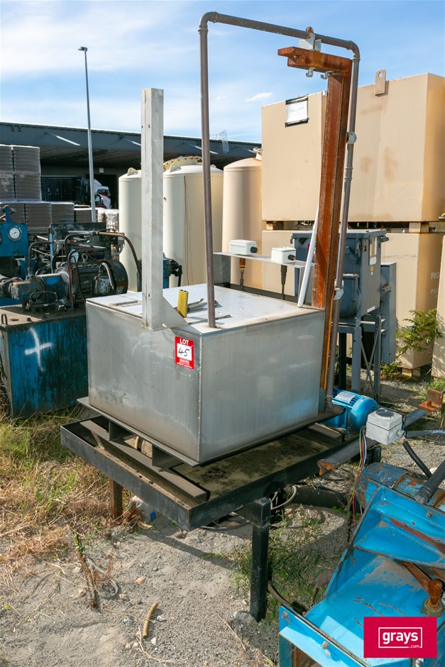 Water Storage Unit Mounted On Steel Frame Auction (0045-5054374 ...