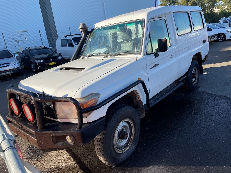 2008 Toyota Landcruiser WORKMATE 3 SEAT VDJ78R Turbo Diesel Manual ...