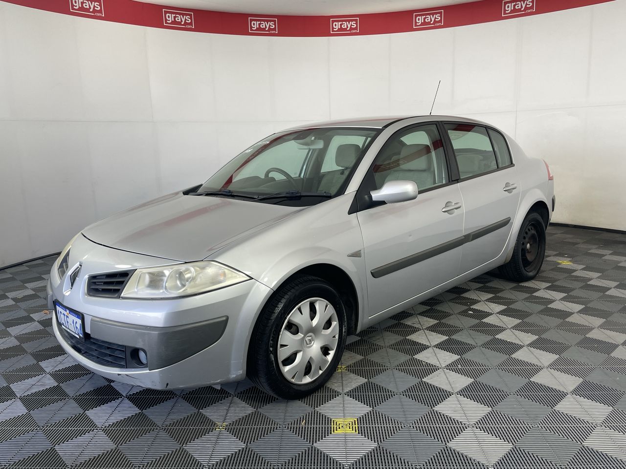 2008 Renault Megane Expression Automatic Sedan Auction (0001-9042819 ...