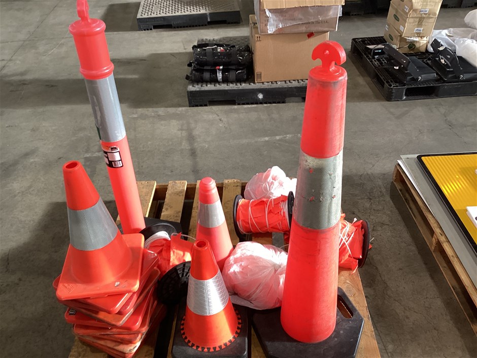 Pallet of Road Safety Cones, Flagged Bunting Auction (0042-8017497 ...