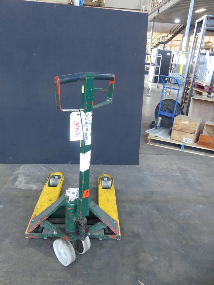BT L2000/10 2000Kg Hand Pallet Truck Auction (0063-5053291) | Grays ...