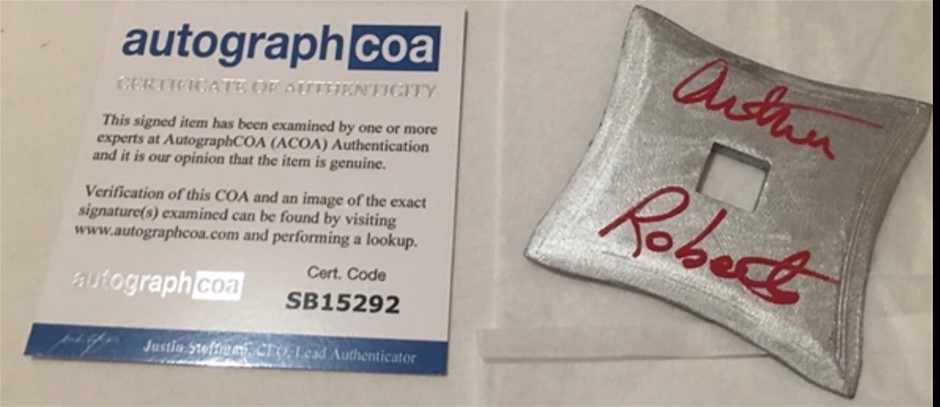 Arthur Roberts signed Ninja Star Auction (0138-8017495) | Grays Australia