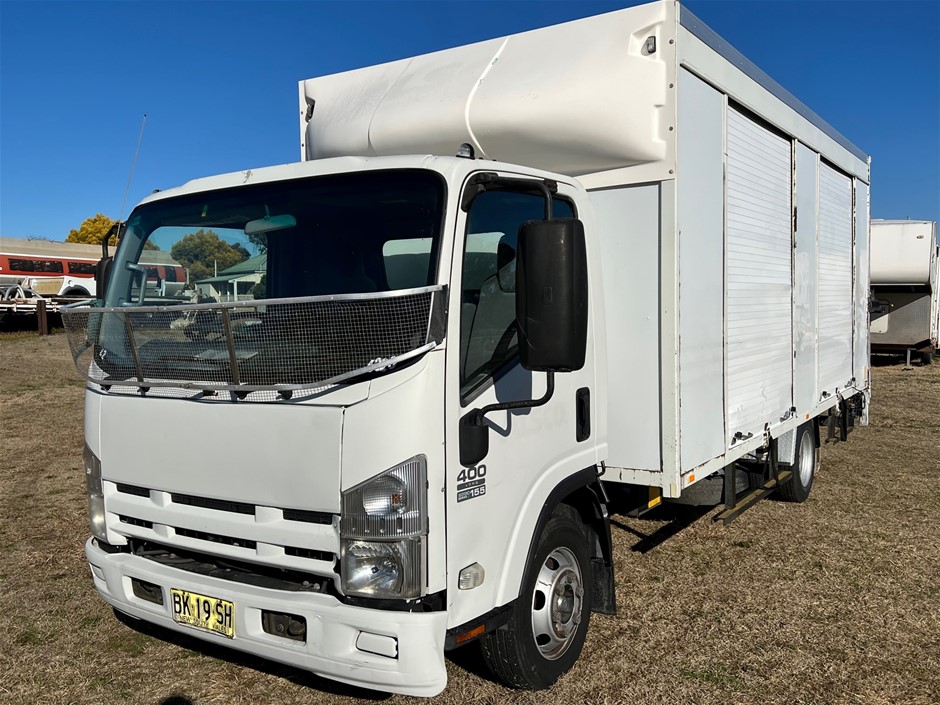 2011 ISUZU NPR 400 LONG 4 x 2 Pantech Truck Auction (0001-10904553 ...