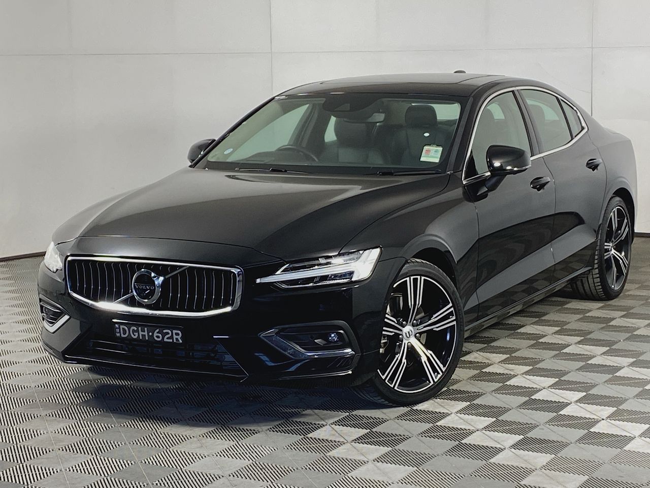 Volvo S60 B5 Inscription Automatic - 8 Speed Sedan Auction (0001 ...