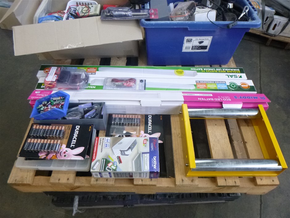 Bulk Pallet Containing Assorted Electrical Sundries Auction (0089 ...