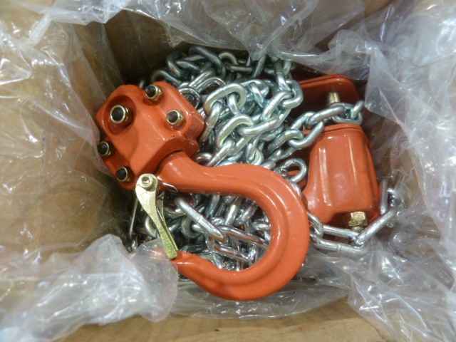 William Hackett Chain Block Auction (0063-8017488) | Grays Australia