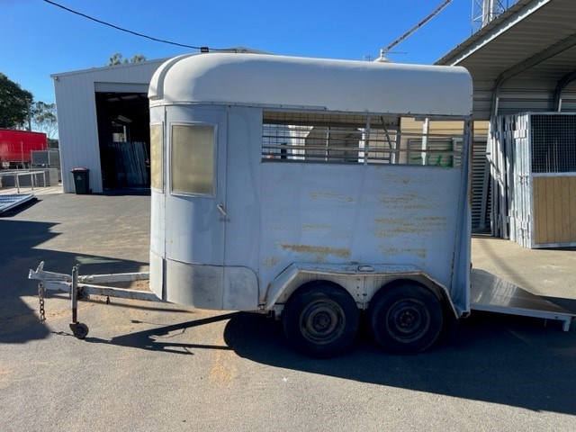 1988 Kara Kar Horse Float Trailer Auction (0001-7046218) | Grays Australia