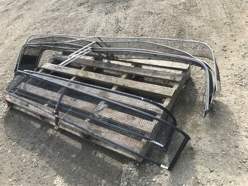 6 x Assorted Mesh Windscreen Guards Auction (0046-3026117) | Grays ...