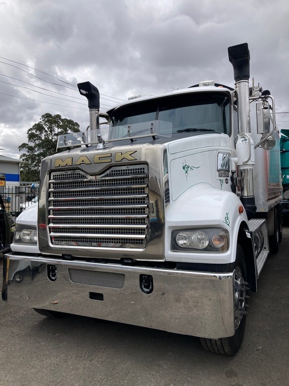 2016 Mack Trident 6 x 4 Tipper Truck Auction (0021-5053678) | Grays Australia